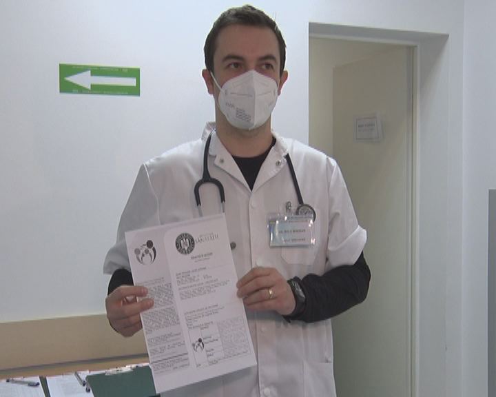 START ȘI LA BUZĂU! DR. BOGDAN MICU, PRIMUL VACCINAT ANTI-COVID - Campus ...
