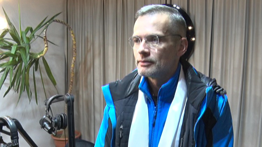 Interviu cu jurnalistul Adelin Petrișor. „Revin la Buzău, de fiecare ...