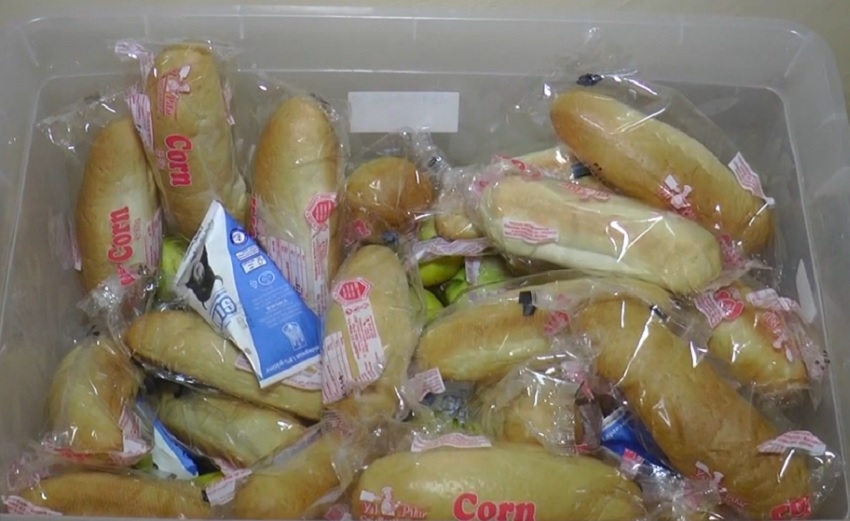 Licitații pentru lapte, corn și măr, în școli. Produsele vor ajunge în ...
